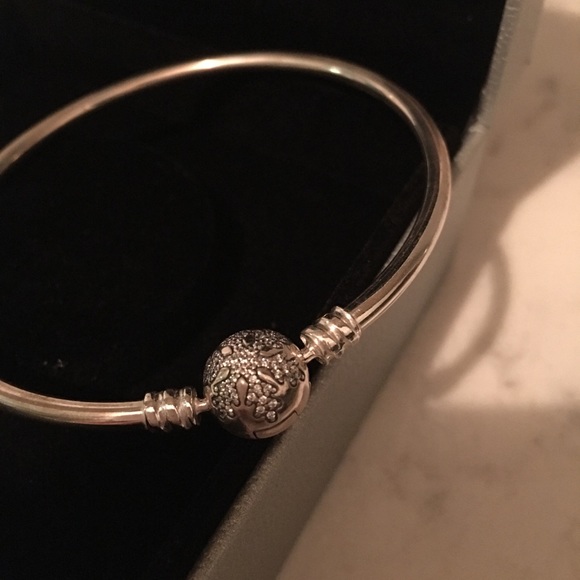 Pandora | Jewelry | Pandora Limited Edition Snowflake Bangle | Poshmark